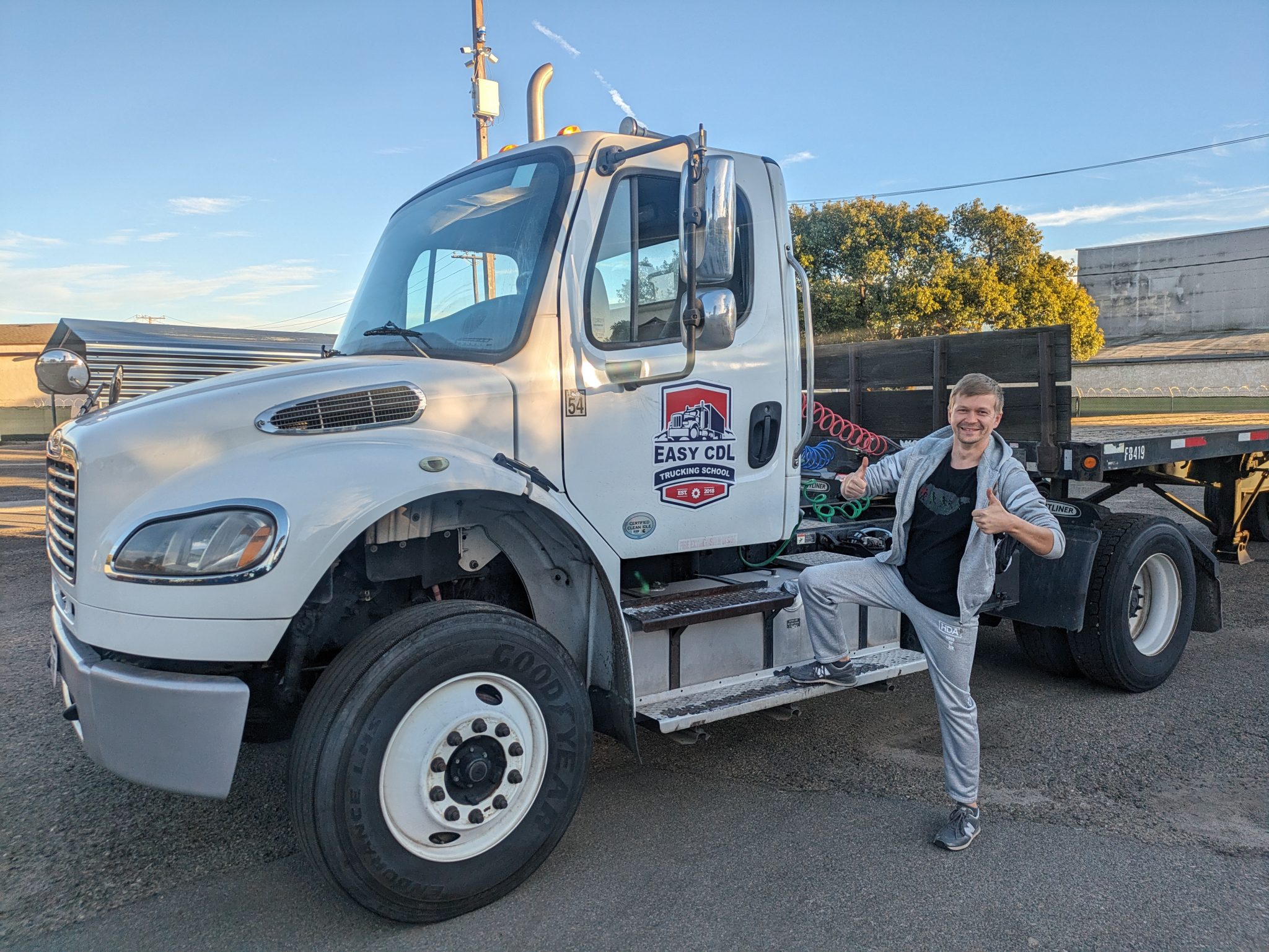 Easy CDL Trucking School